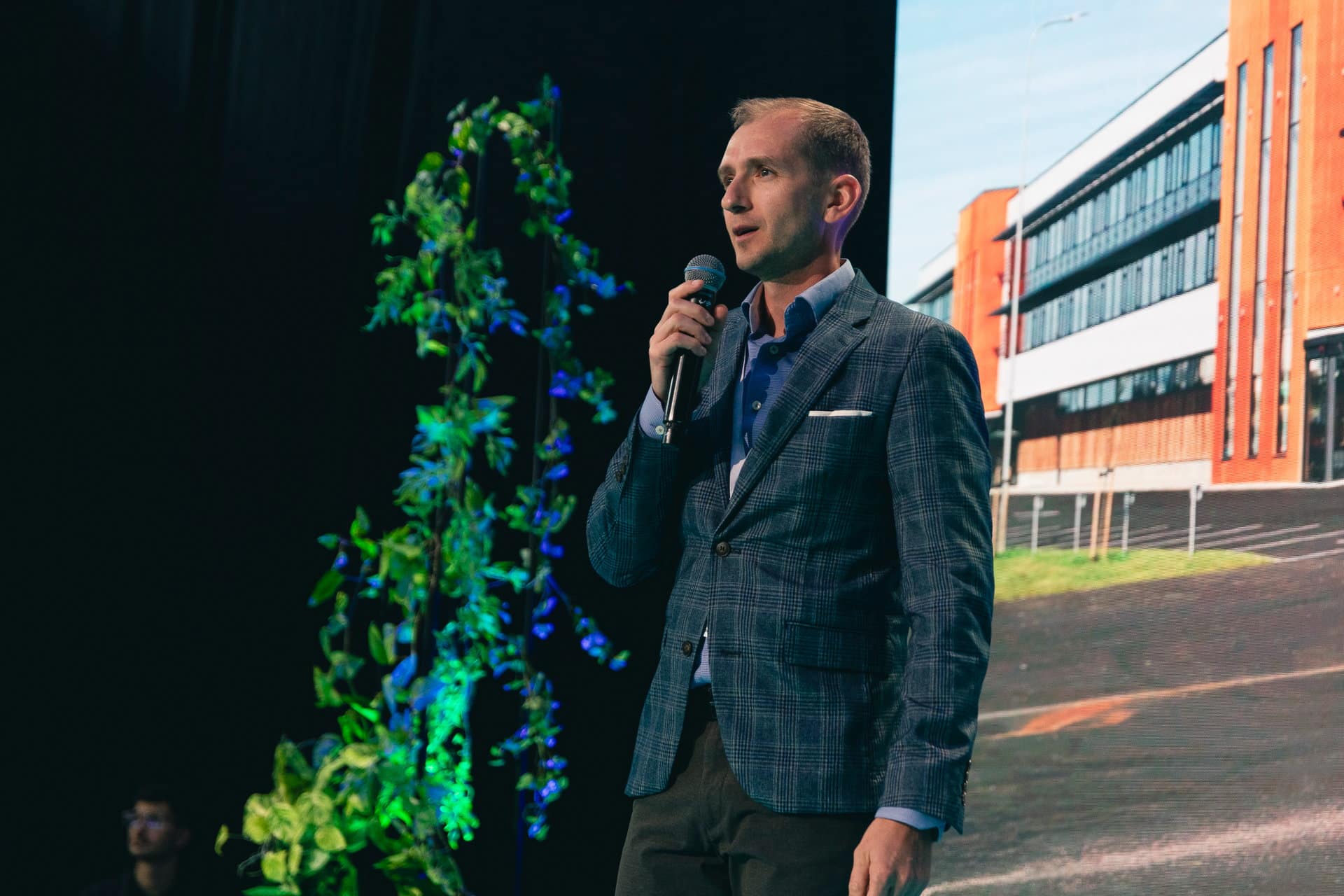 Elcogen launches new high-volume solid oxide fuel cell factory in ...