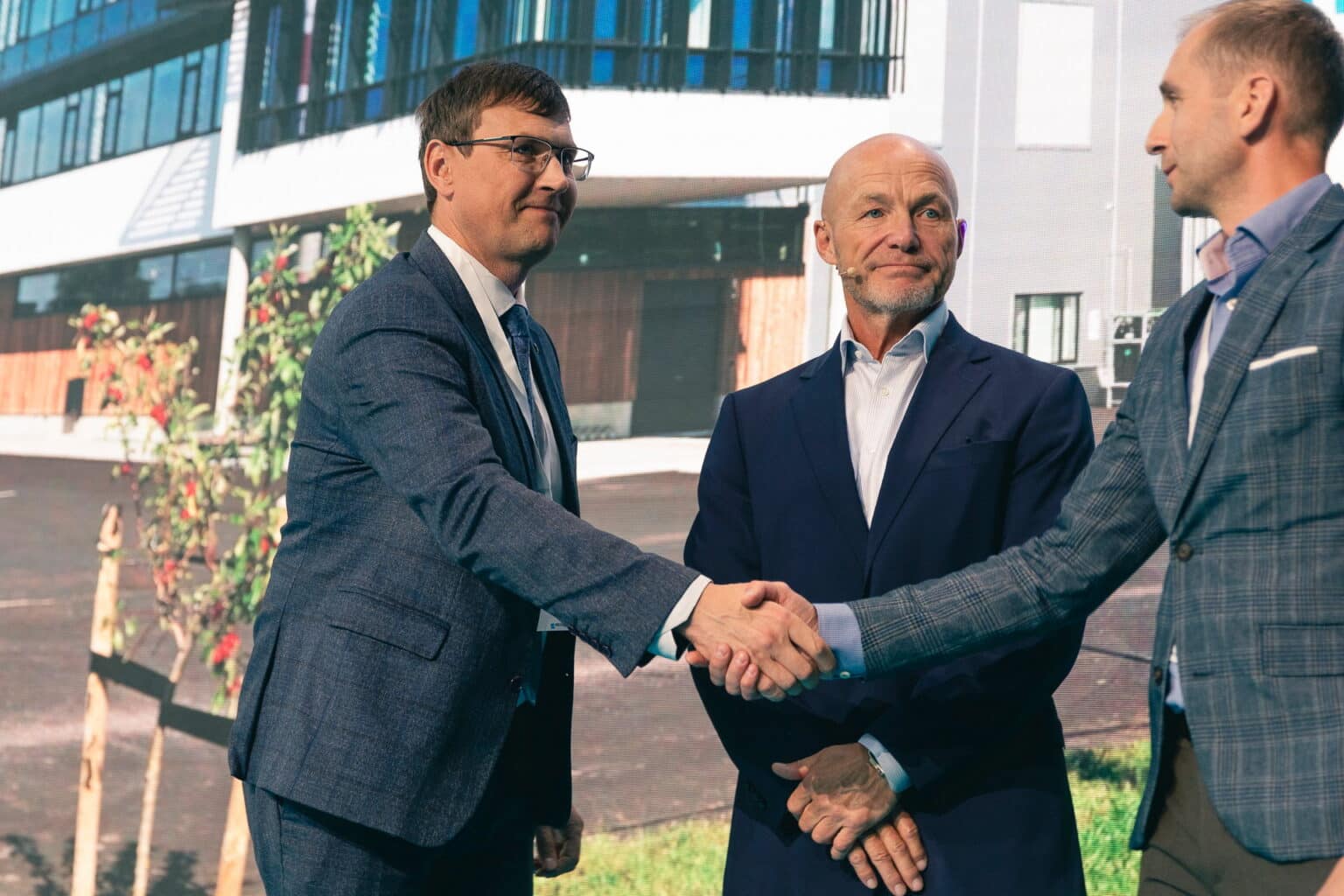 Elcogen launches new high-volume solid oxide fuel cell factory in ...